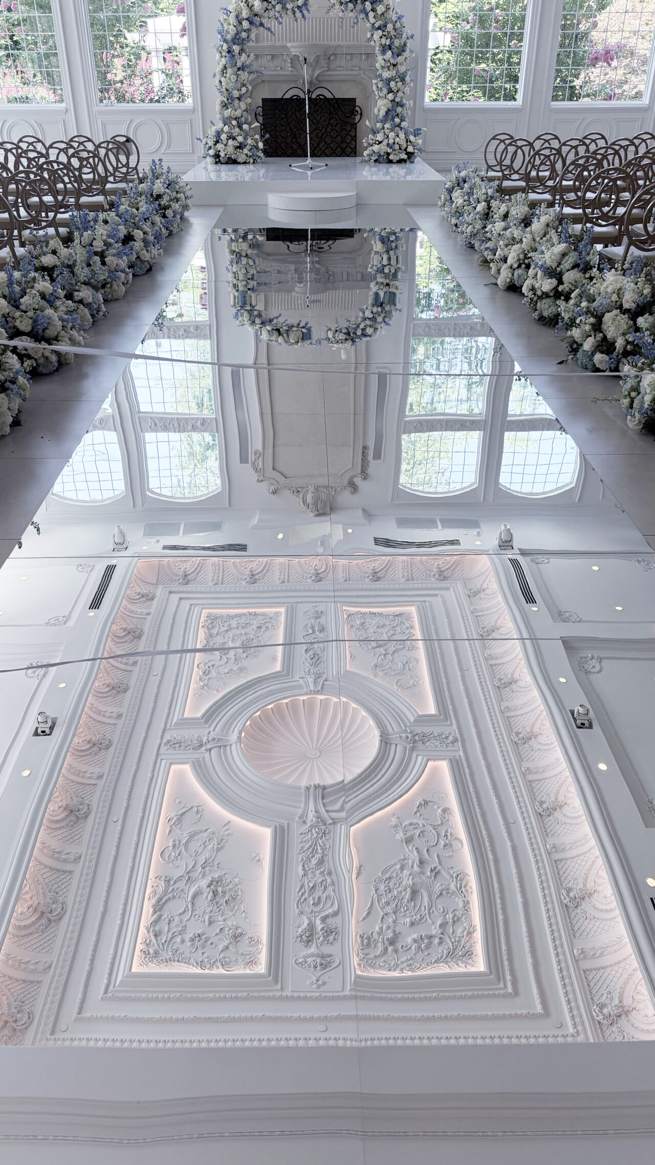 WEDDING MIRROR AISLE - CLASS EVENT RENTALS