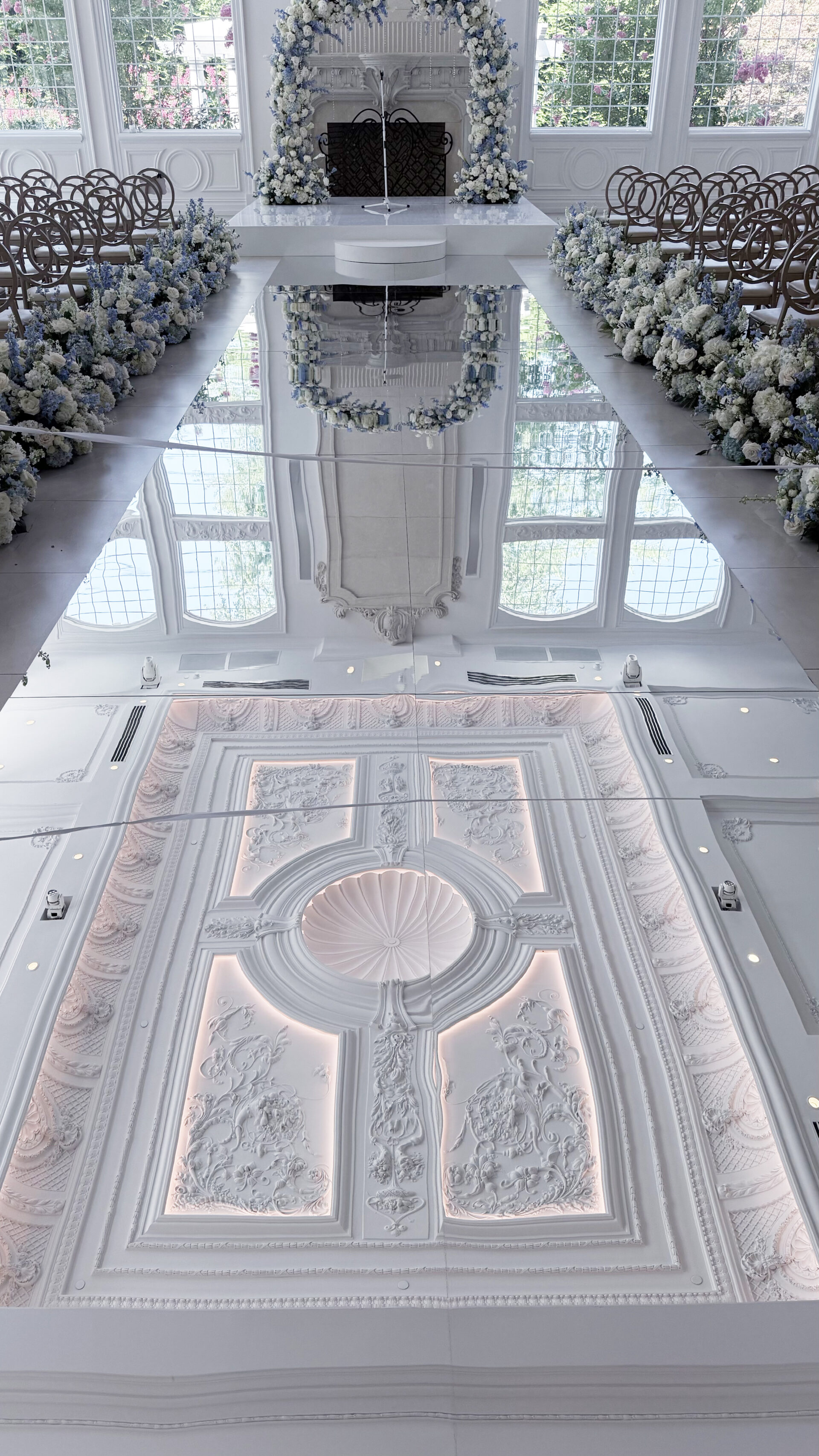 WEDDING MIRROR AISLE - CLASS EVENT RENTALS